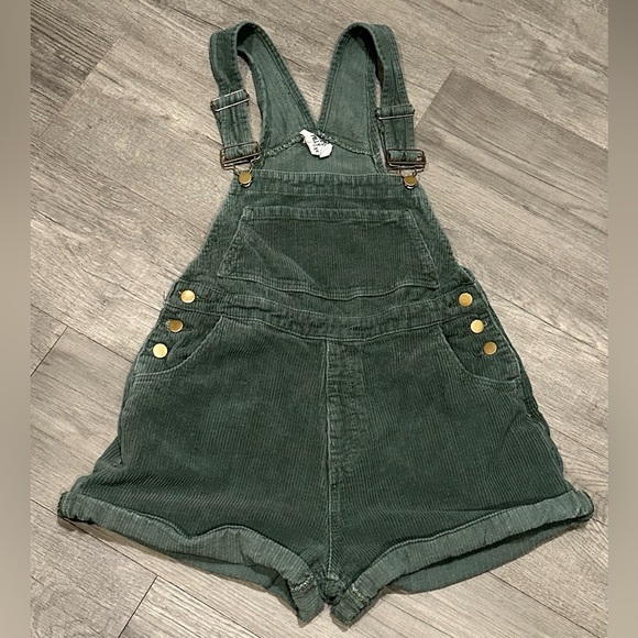 Princess Polly | Pants & Jumpsuits | Princess Polly Kacey Short ...